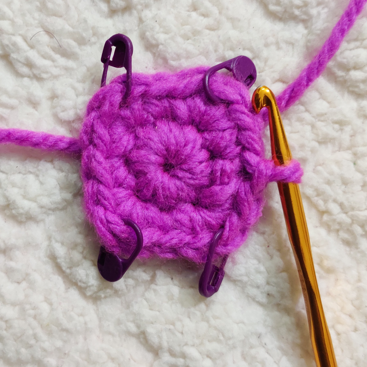 Raji's Craft Hobby: Crochet Square Basket