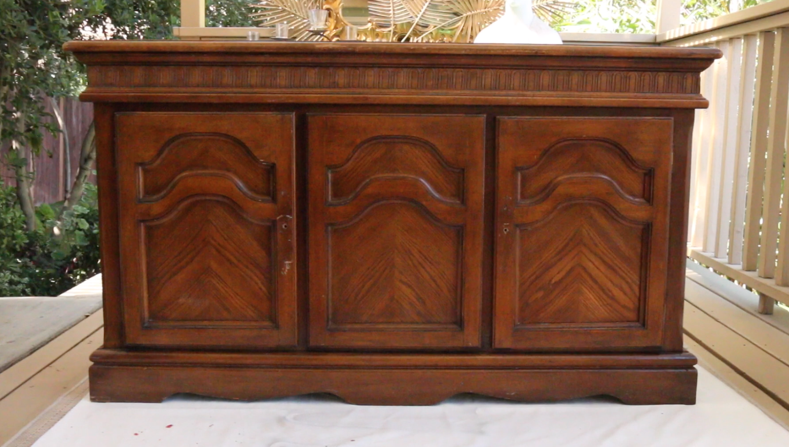 Mark Montano: 70s Buffet Makeover