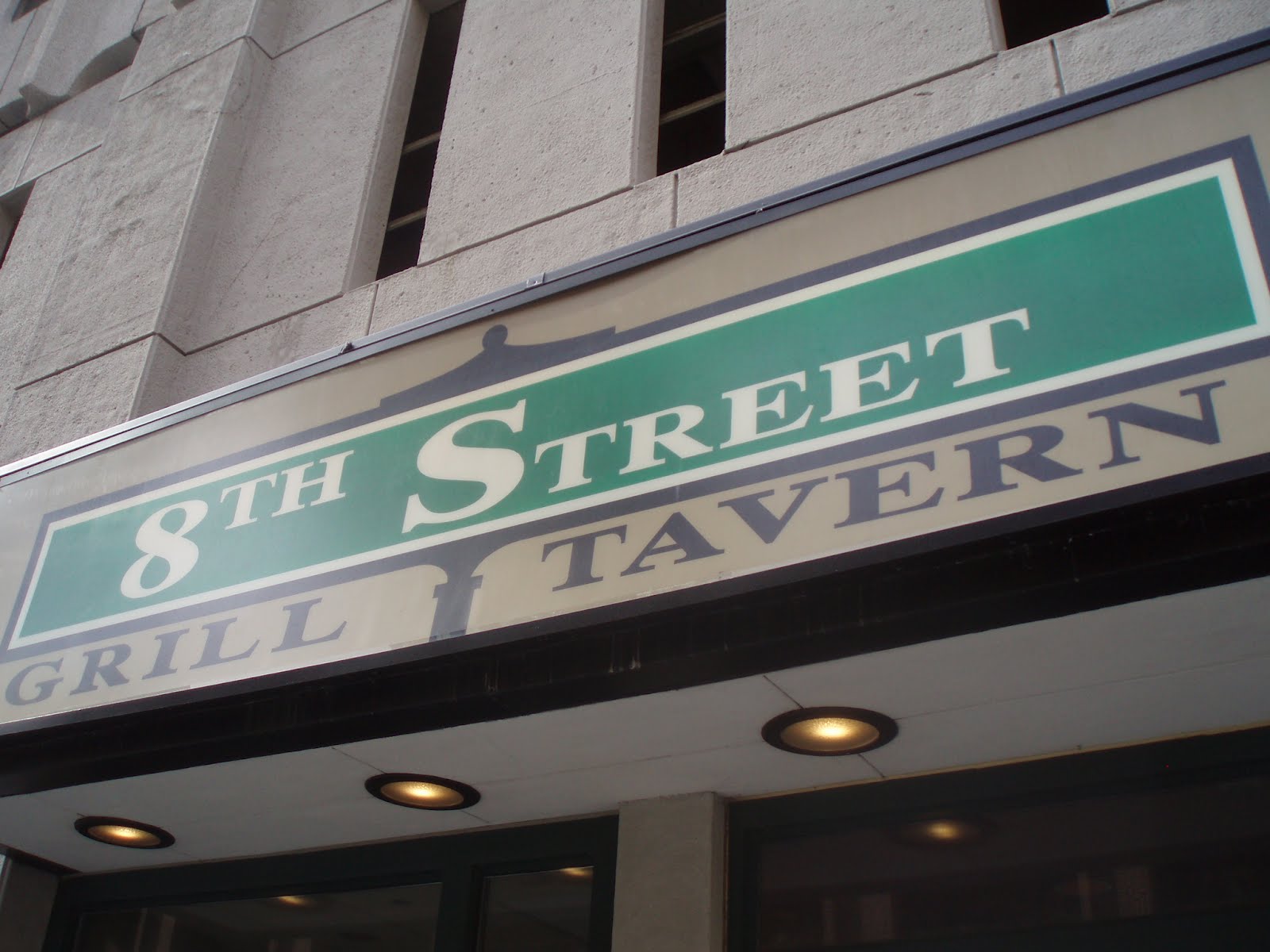 Just Leave The Bottle: Bloody Mary Review: 8th Street Grill