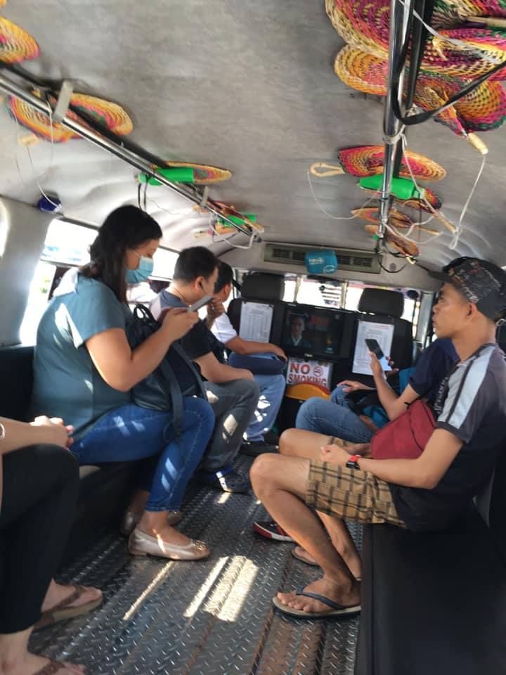 Babae sa jeep namataang may dala-dalang bundle ng pera at suot na ...