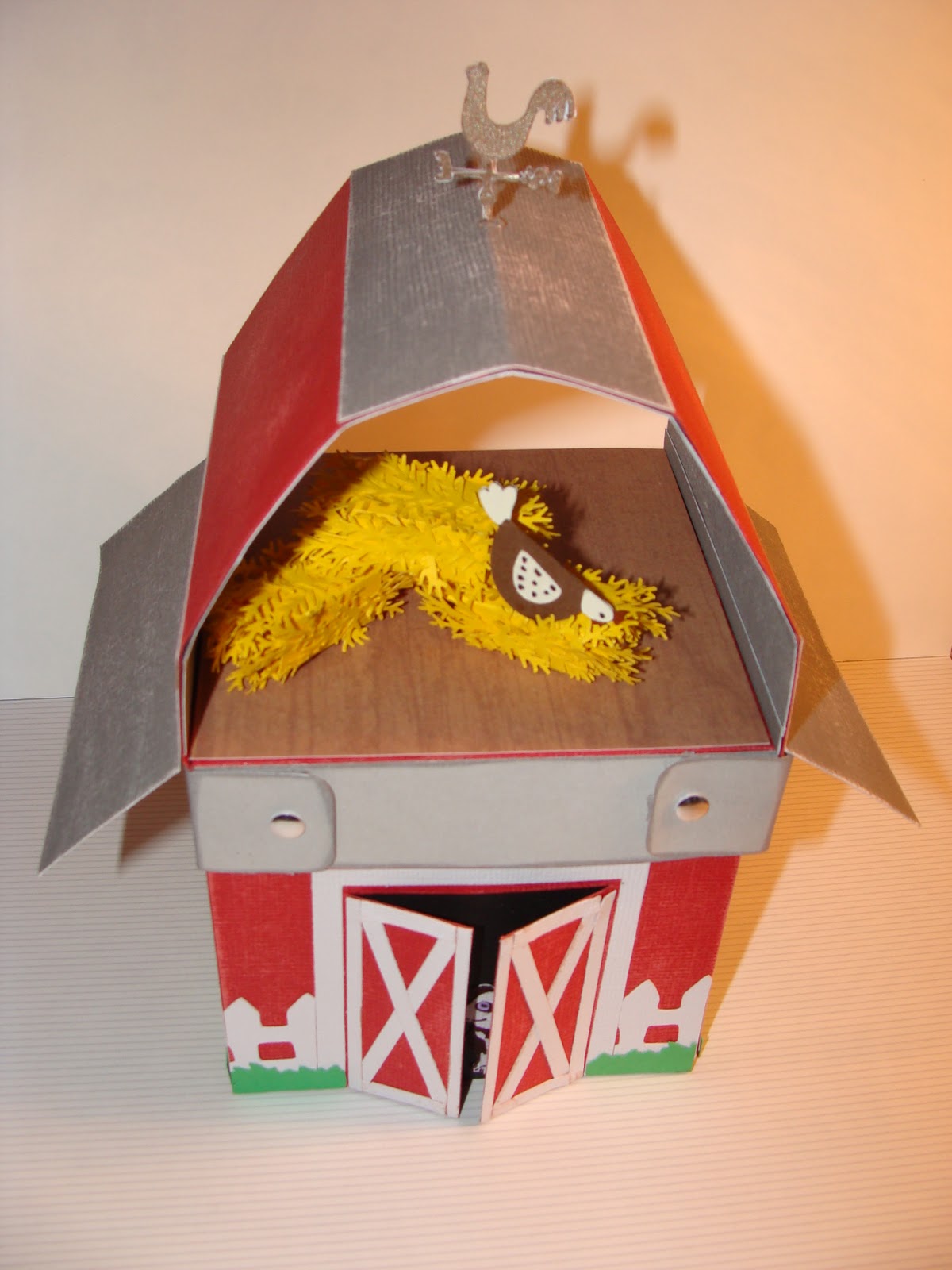 Eastunders Creations: Barn Exploding Box and Tutorial!