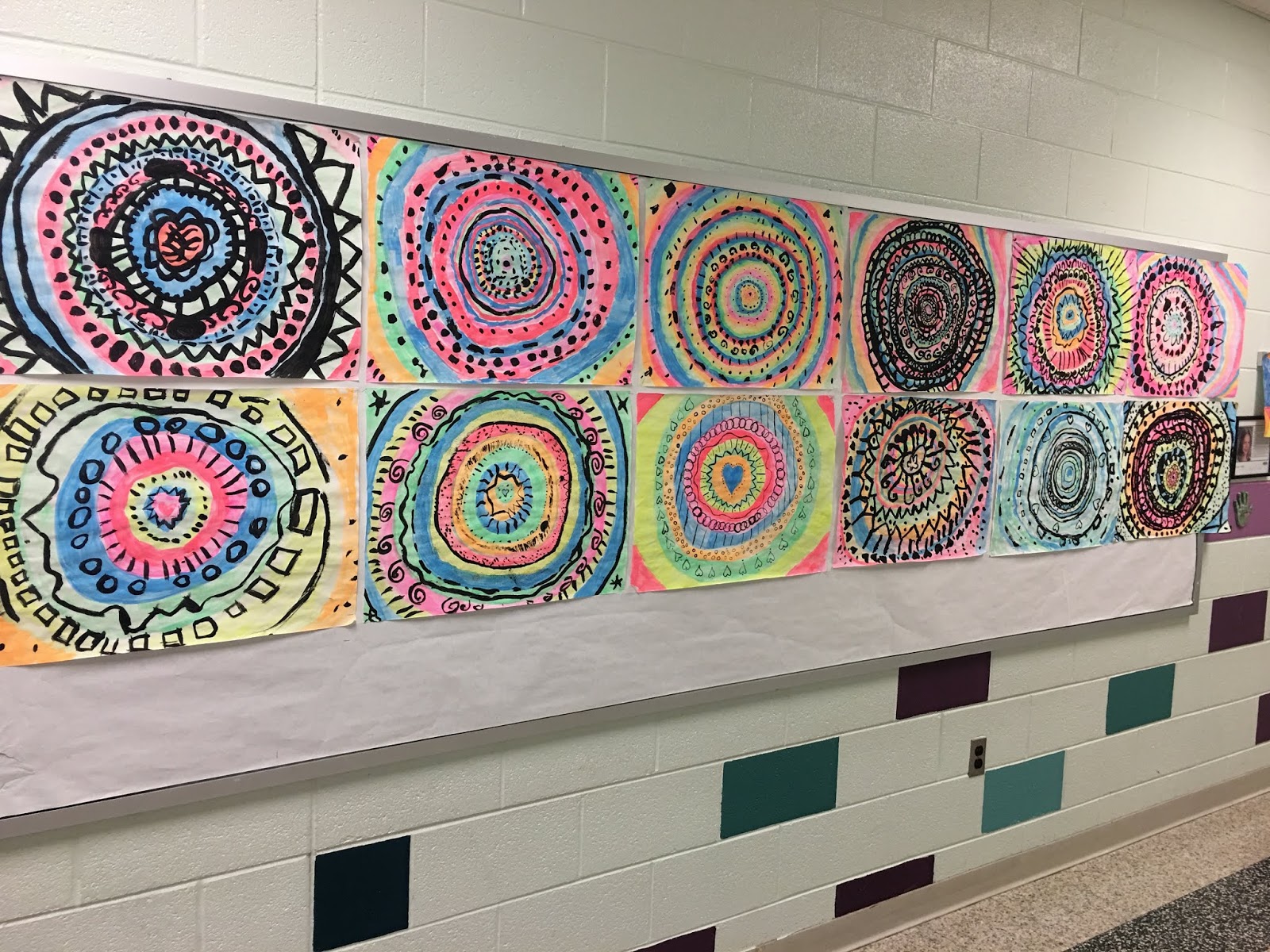 Art Room Blog: 4th Grade Florescent Mandalas...