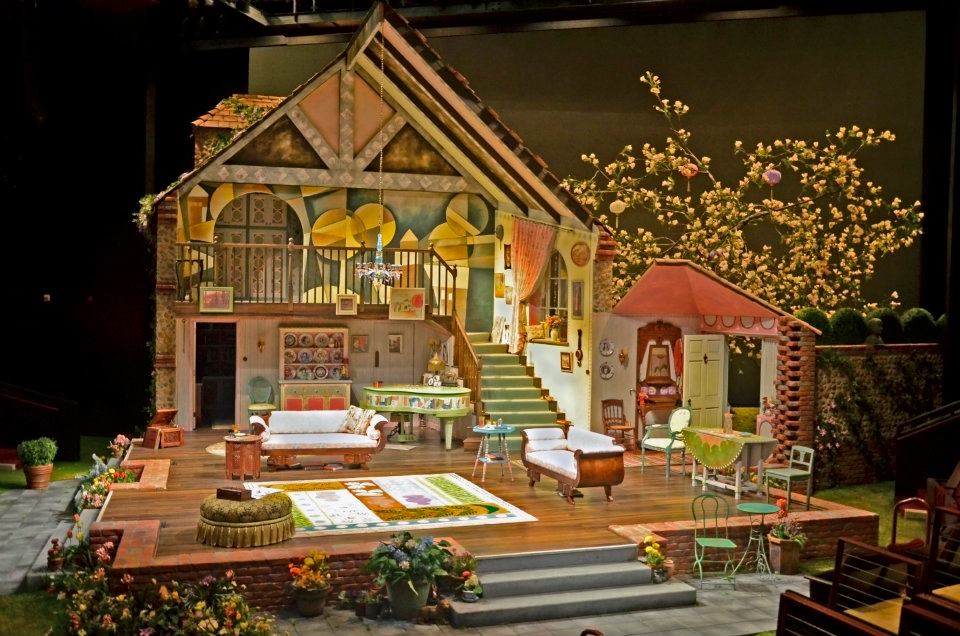 Cherry and Spoon: "Hay Fever" at the Guthrie