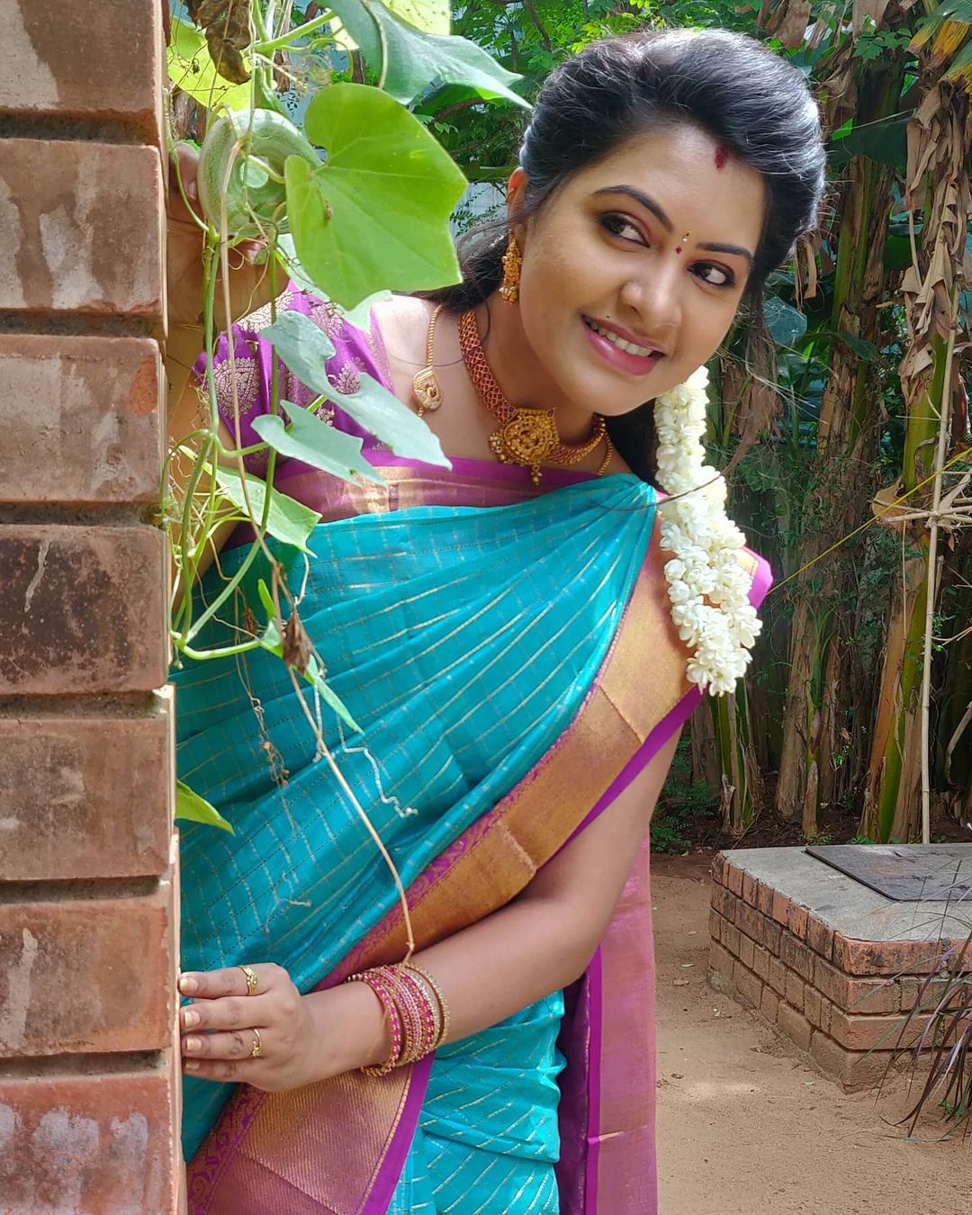 Actress Rachitha Mahalakshmi peacock saree pics