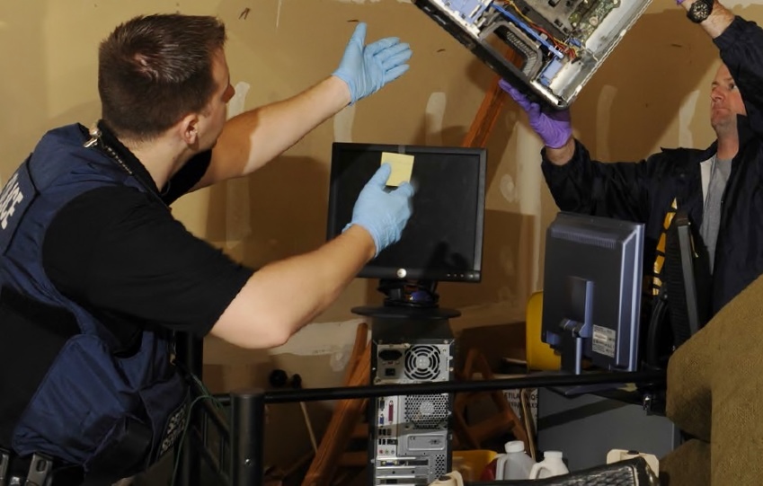 Digital Forensics Examiner: Digital Forensics: วิธียึดคอมพิวเตอร์