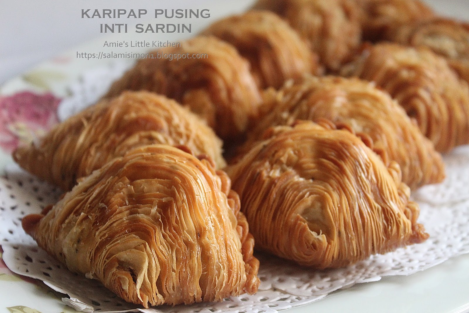 Karipap Pusing Intin Sardin Kak Yong's Cookies Memang Sangat Sedap ...