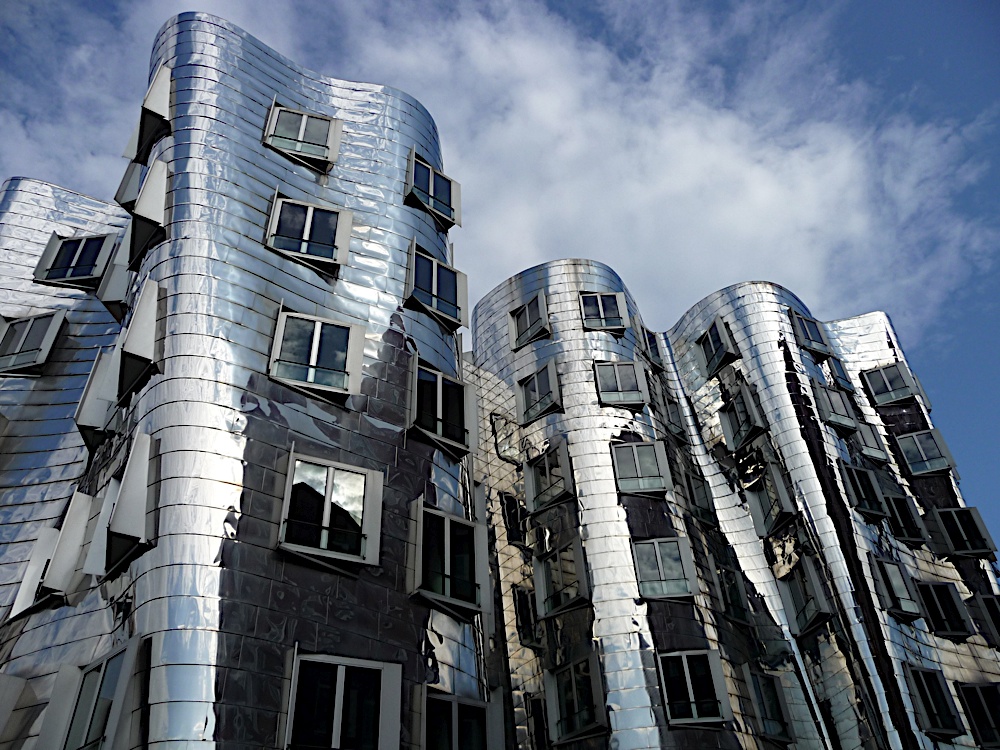 The Toothpaste Sandwich: ARTIST OF THE DAY: FRANK GEHRY