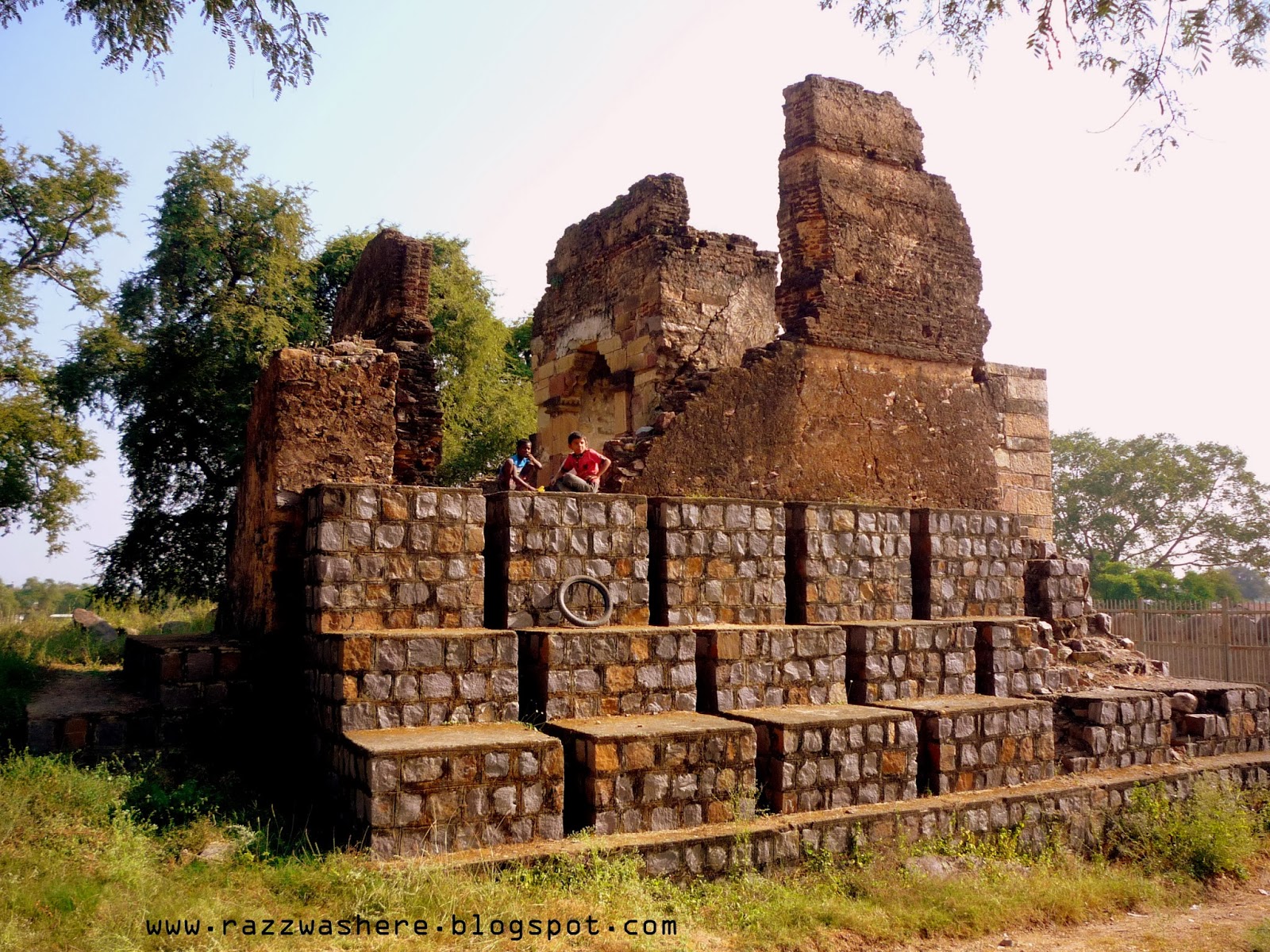 Razzaq Was Here: Ratanpur Fort and Kutaghat Dam,Chhattisgarh