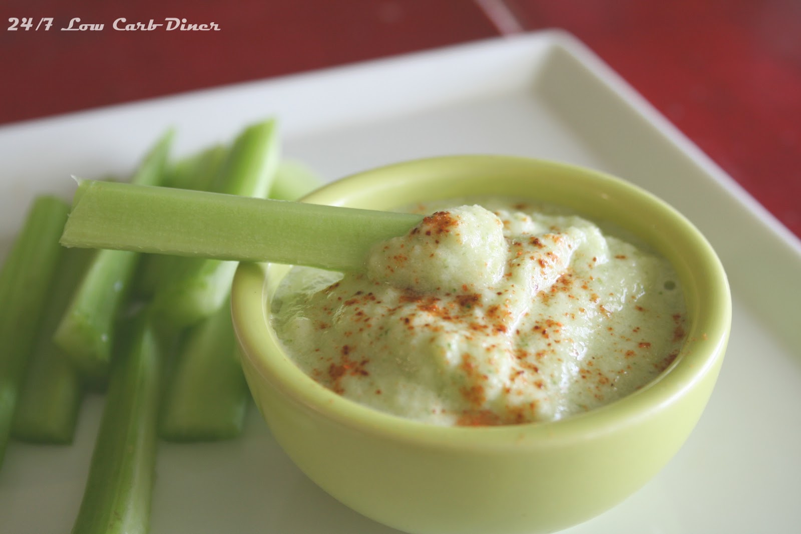 24/7 Low Carb Diner: Zucchini Hummus