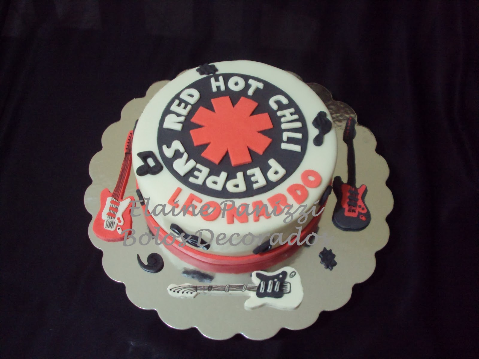 Elaine Panizzi Bolos Decorados: Bolo Red Hot Chili Peppers