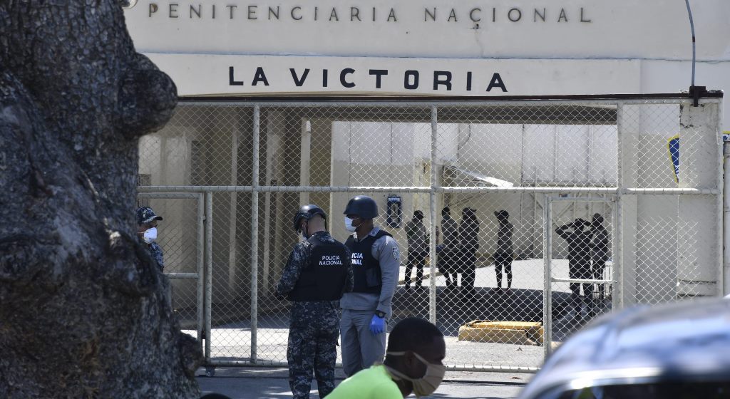 Más de mil agentes de seguridad del gobierno tomaron el control de la ...