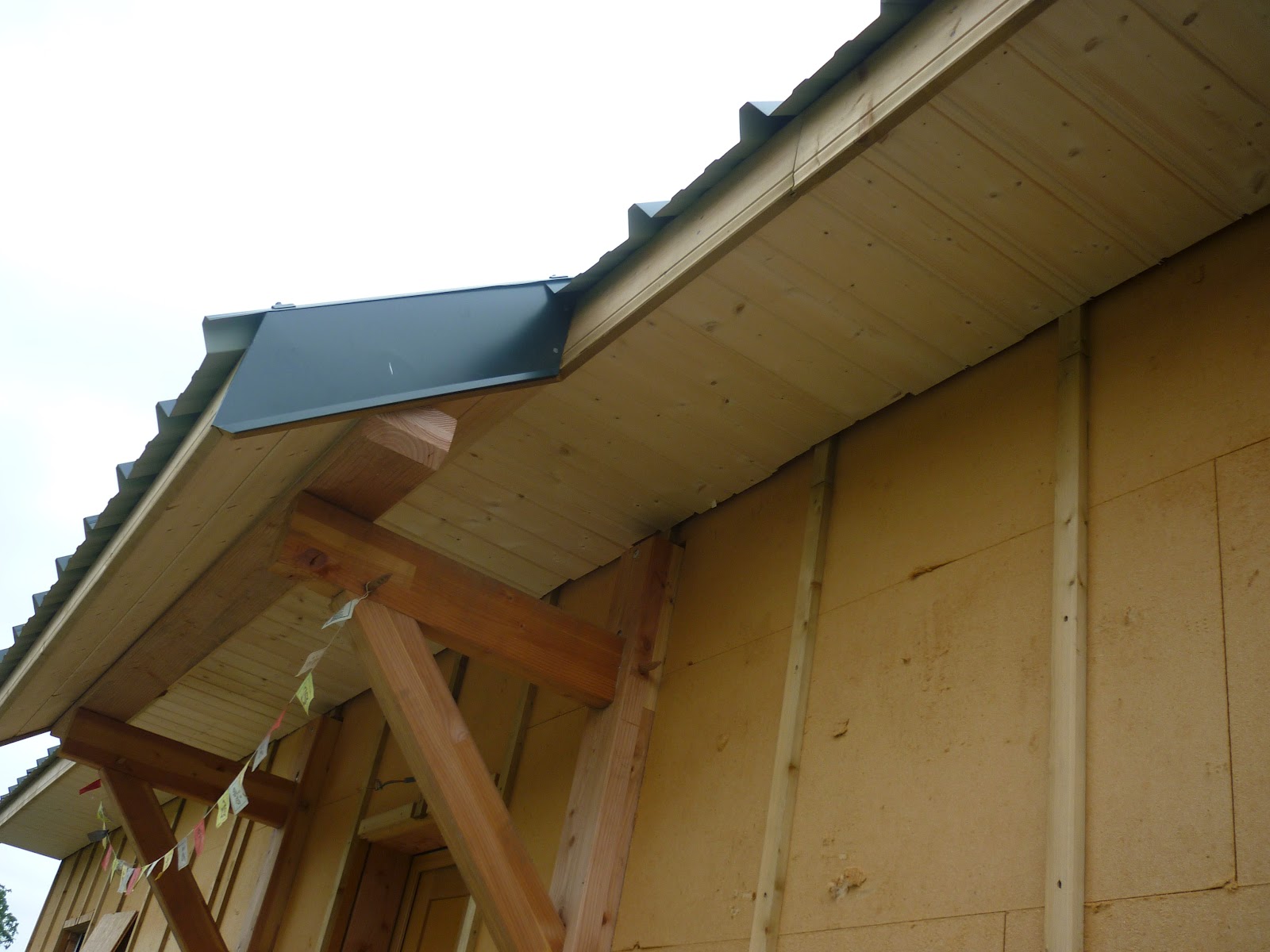 Construction de notre maison à Agnos: Avant toit