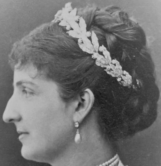 Tiara Mania: Queen Margherita of Italy's Diamond Wreath Tiara
