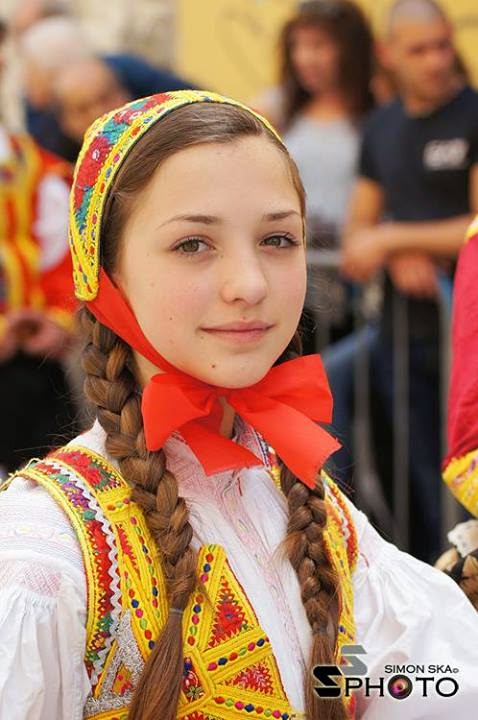 Sardinian Folk Costumes - Costumi Sardi: Desulo/Desulu