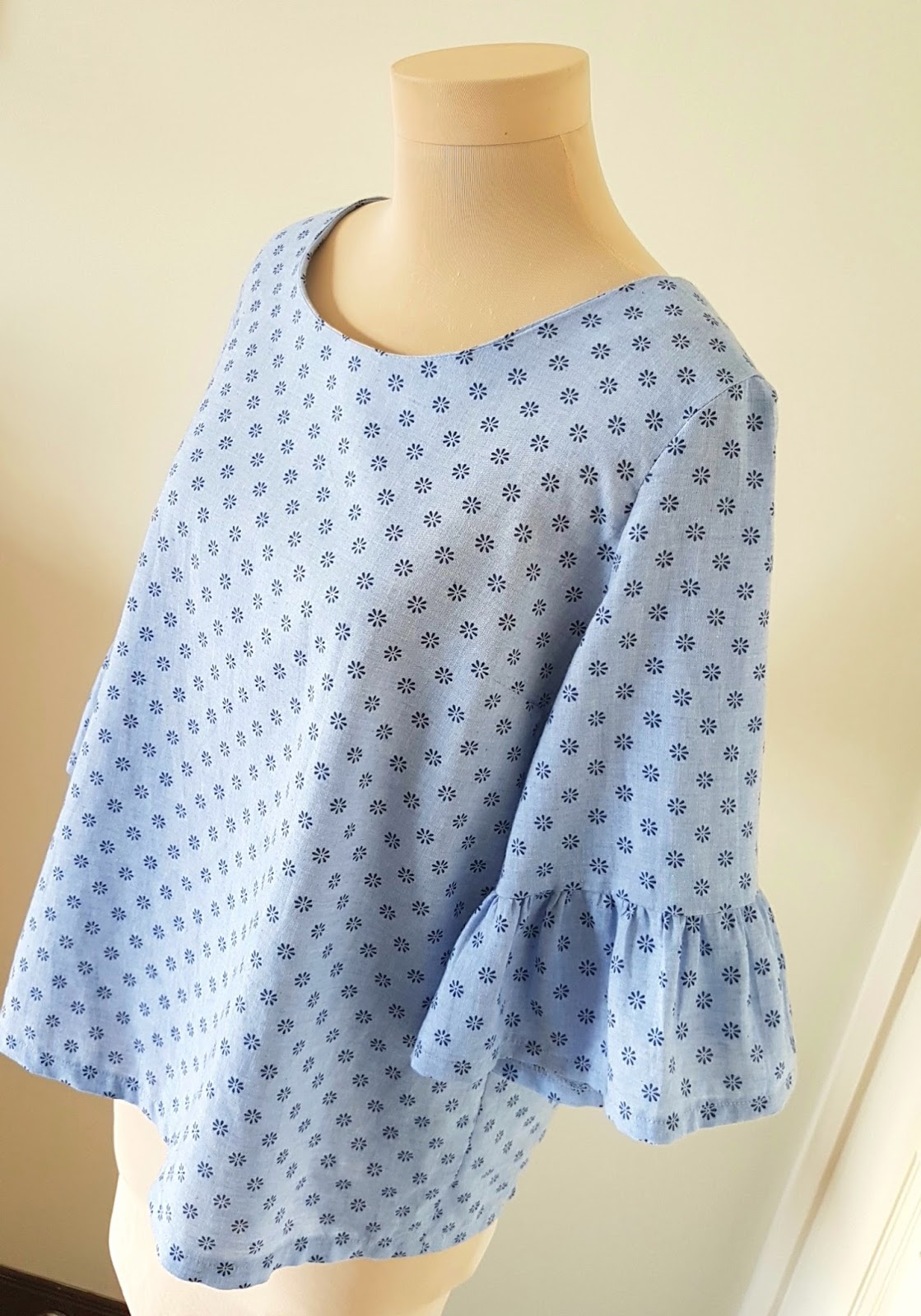 Velvet Ribbon Ruffle Sleeve Blouse