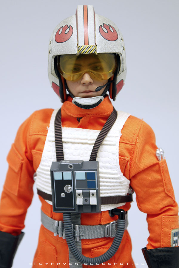 toyhaven: Sideshow Collectibles "Star Wars" 1:6 scale Luke Skywalker ...