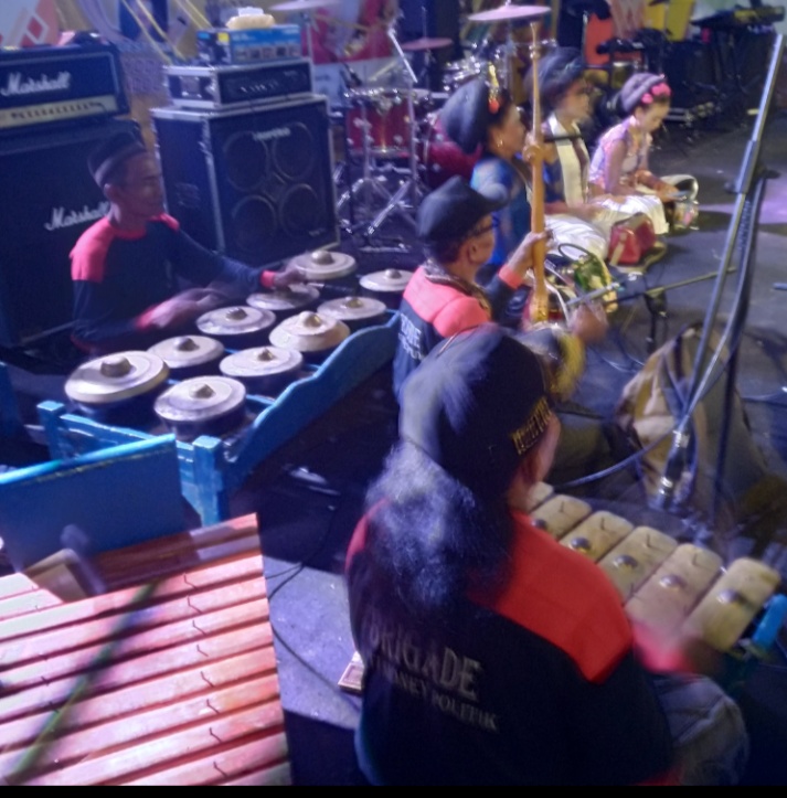 Pentas Kesenian Ubrug di SMA N 1 Ciruas