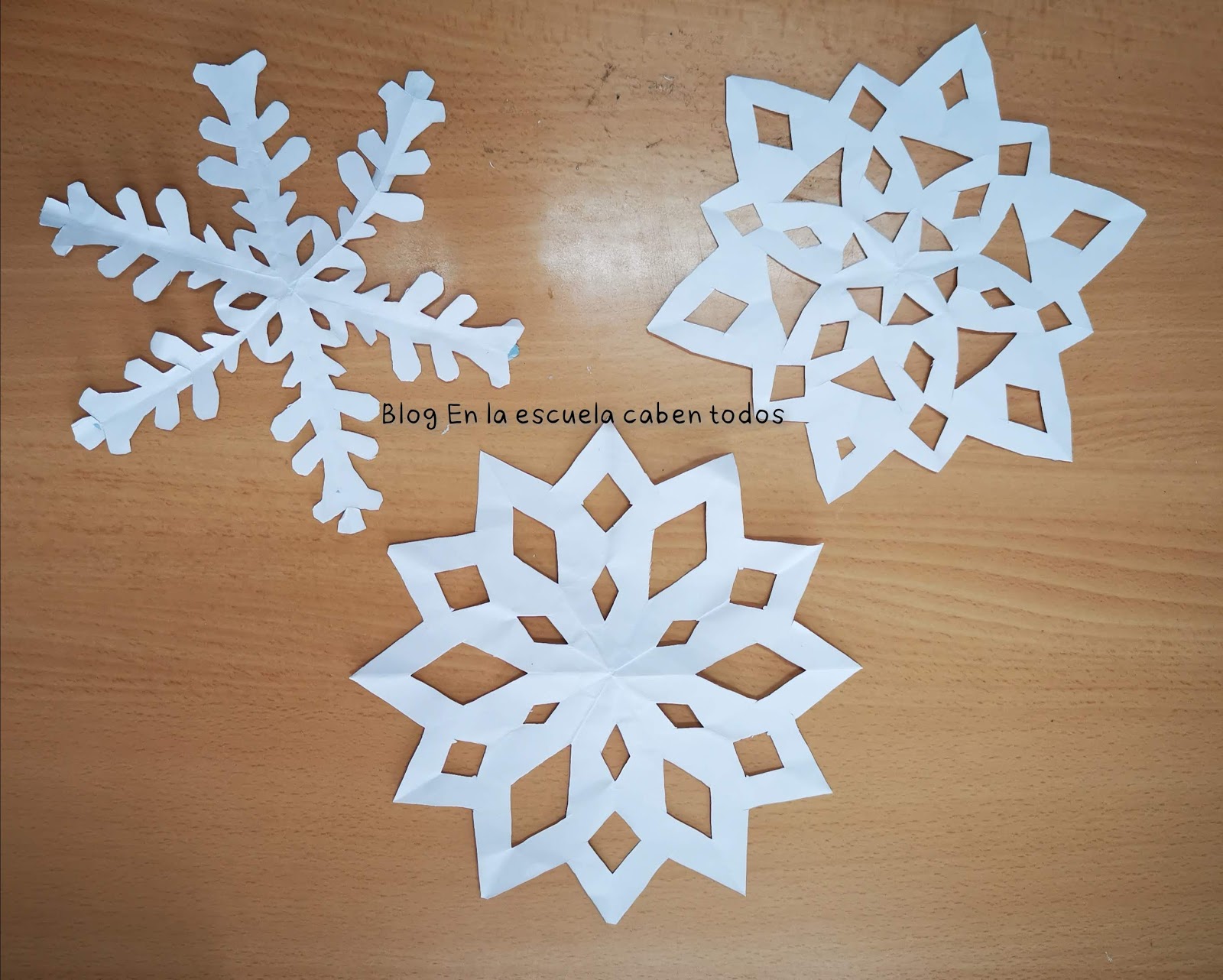 EN LA ESCUELA CABEN TOD@S: COPOS DE NIEVE CON PAPEL (con plantillas ...