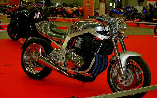 Old Gixxer - RocketGarage - Cafe Racer Magazine