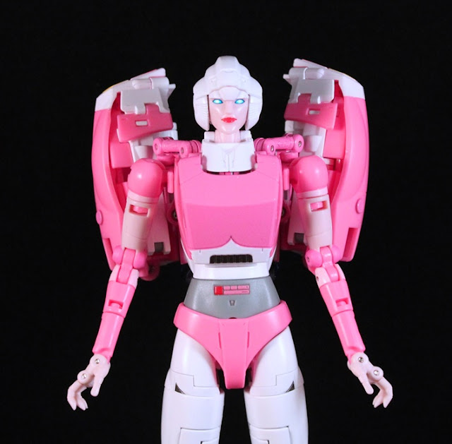 She's Fantastic: Fans Toys - ROUGE!
