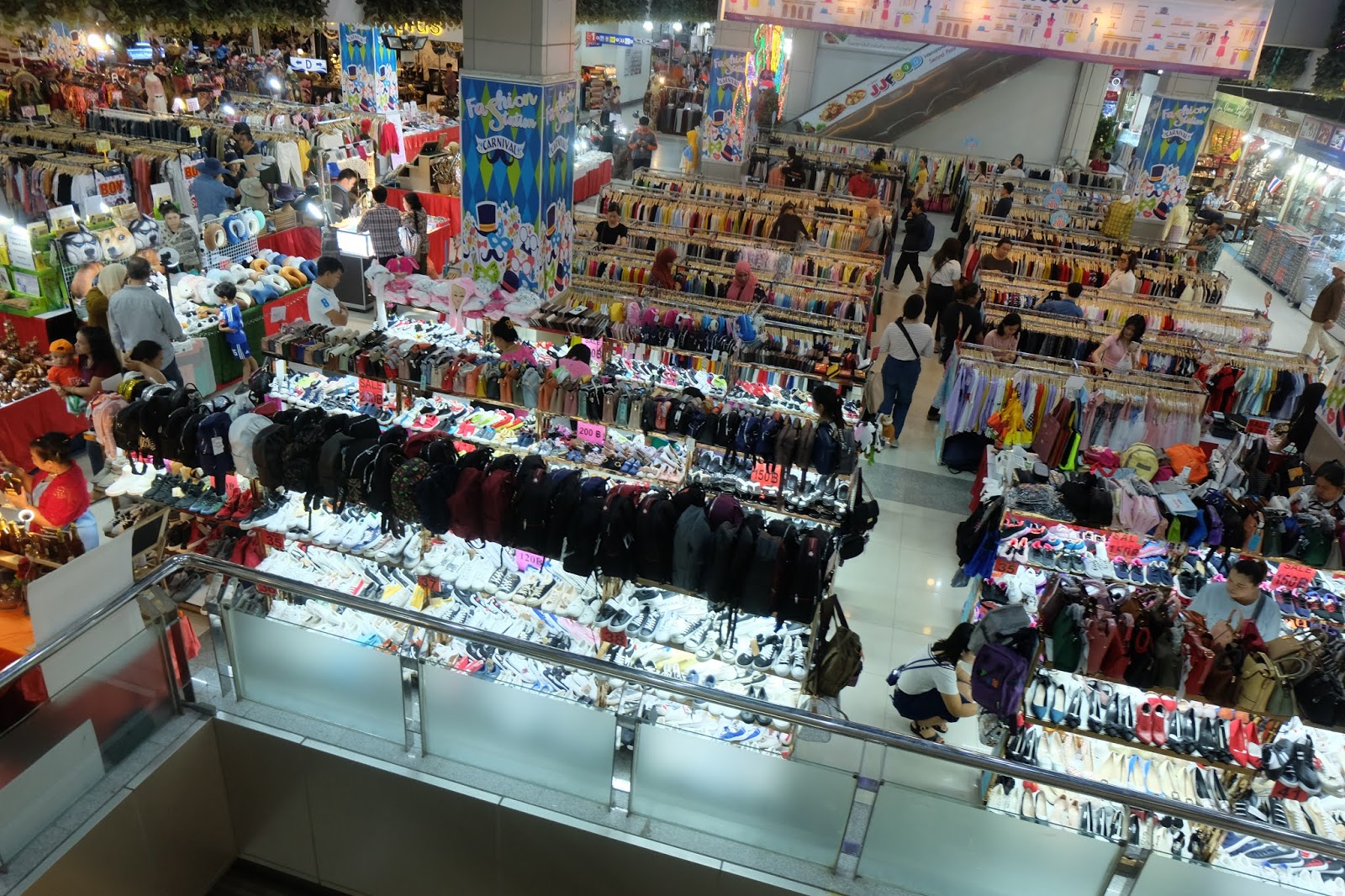 Kee Hua Chee Live!: VISITING THE GODS AND GODDESSES AT JJ MALL AND THE ...