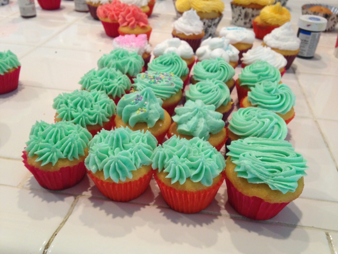 Breezy Days: Cupcake Masters