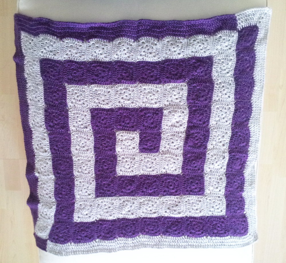 Life's Jewels on String: Spiral Granny Square Blanket - Tah dah!