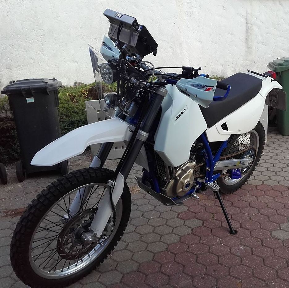 Der SUZUKI DR RALLYE & DR CUSTOM BIKE BLOG: Ist das wirklich?...eine DR ...
