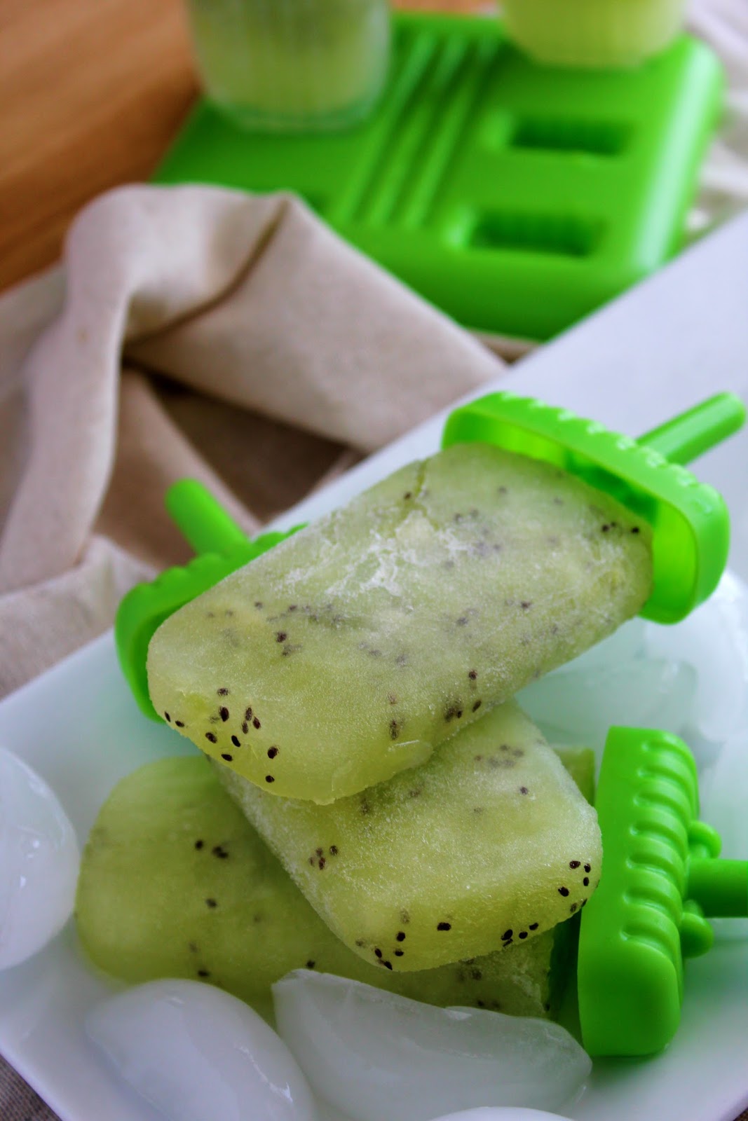 Forking Up: Summer Poptails - Kiwi Moscato Wine Pops