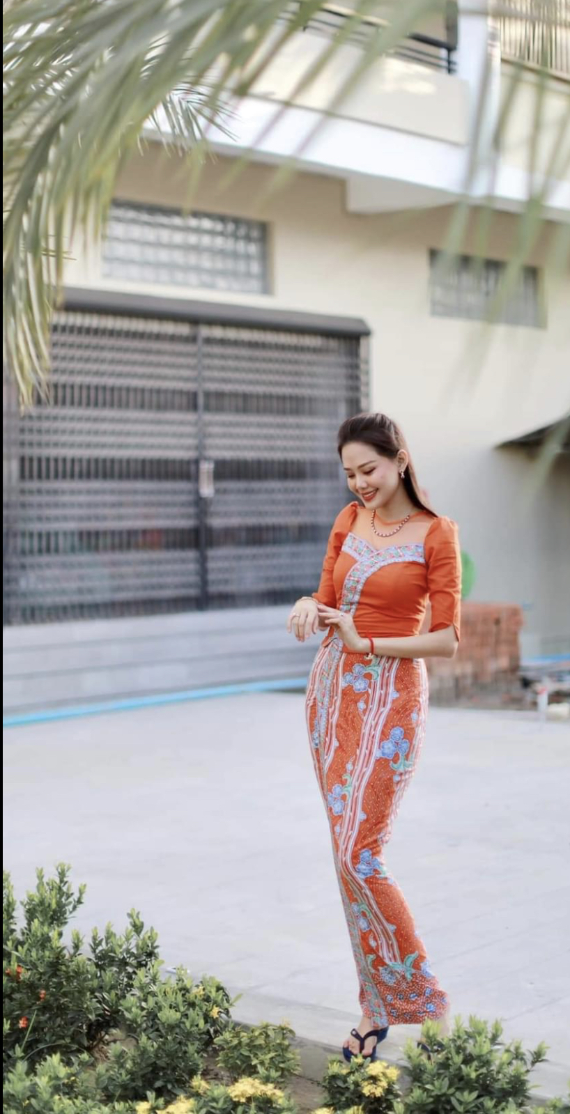 အင္ဒိုပါတိတ္ လွလွေလးေတြ ~ Ei Paing Mon -Online Seller