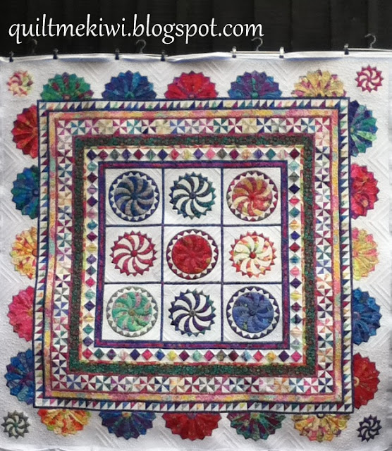 quiltmekiwi: Happy Daze!