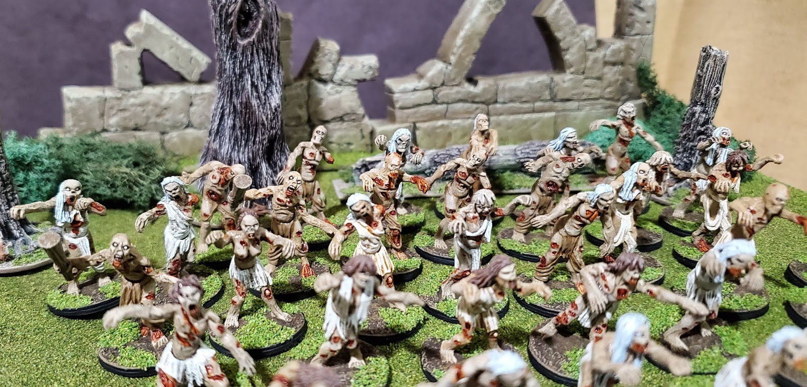 One of My Men Became Restless: 28mm Blue Moon - Things that go Bump in ...