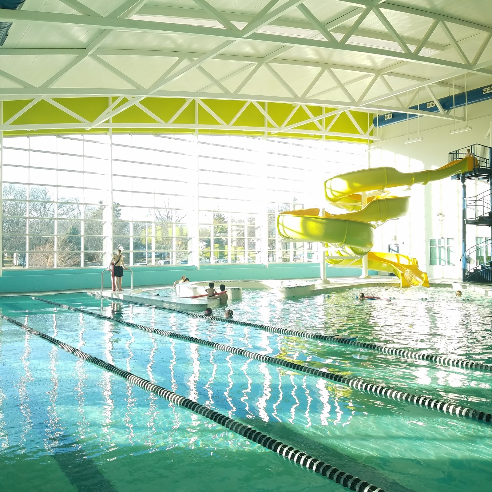 Play St. Louis: Ballwin Pointe Indoor Pool, Ballwin