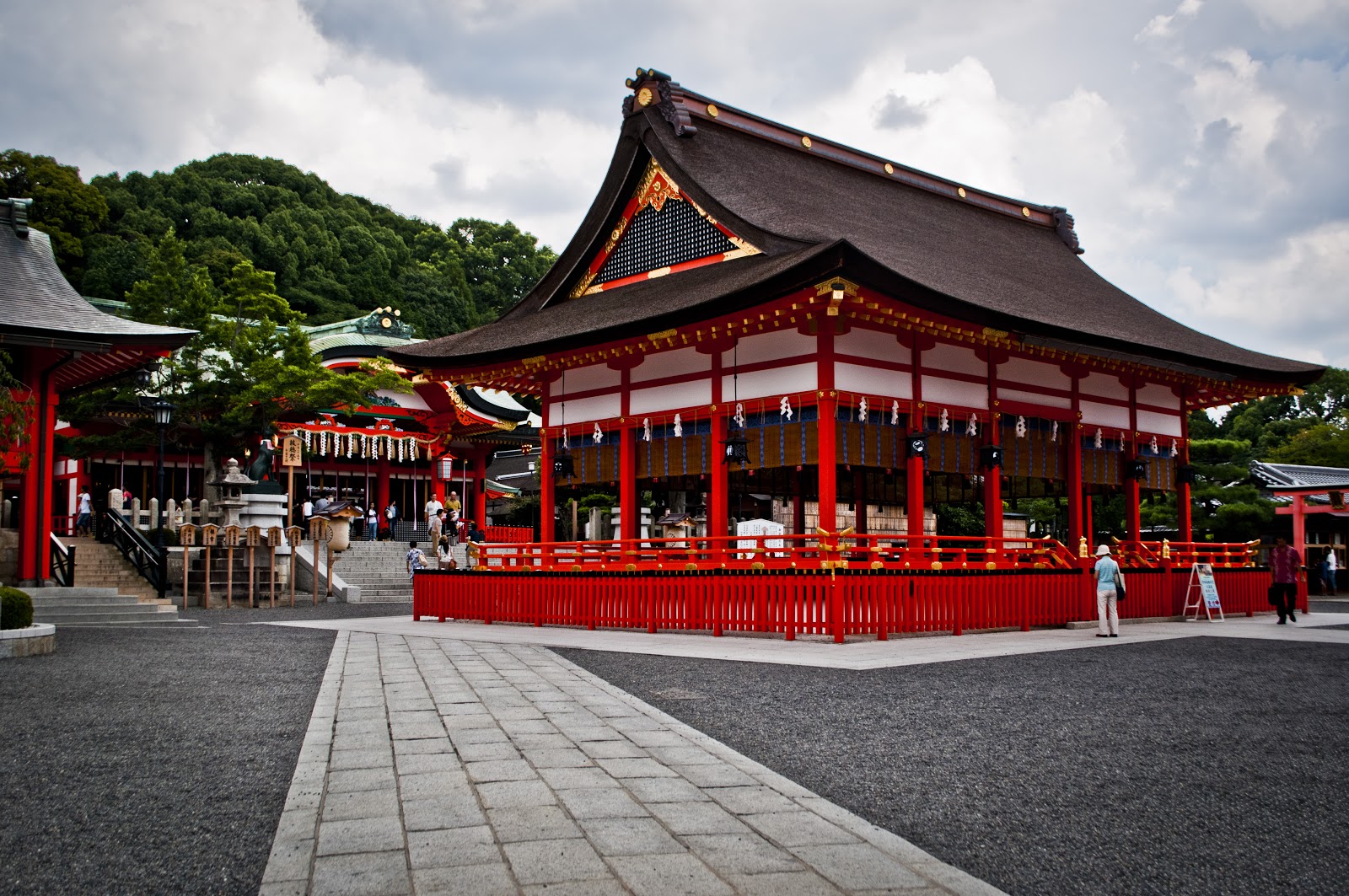 Life in the Land of the Rising Sun: Fushimi Inari Jinja