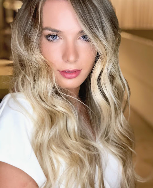 Carolina Mee – Most Beautiful Transgender Woman Blonde Hair - TG Beauty