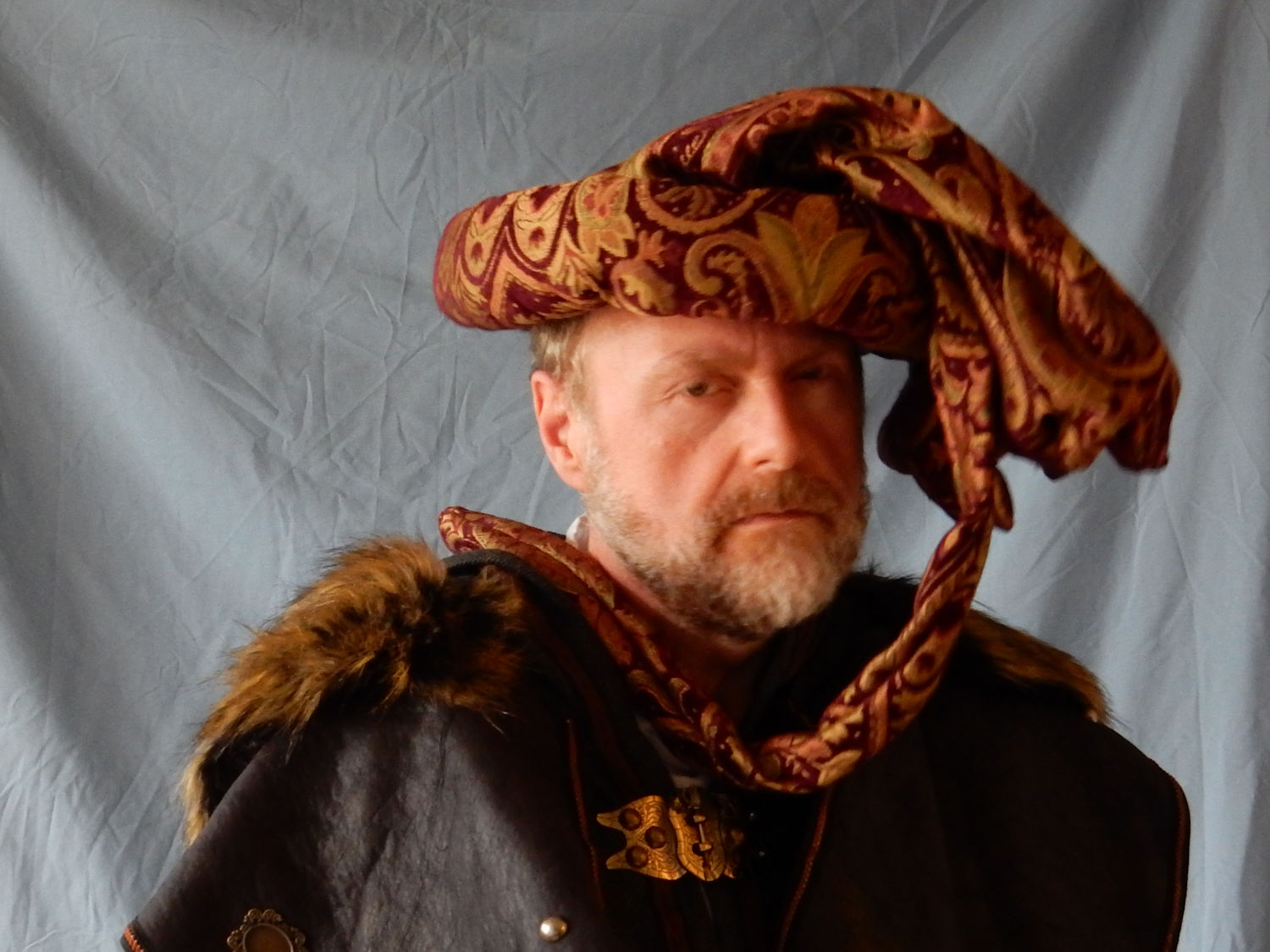 Richard in a Hat: Chaperon