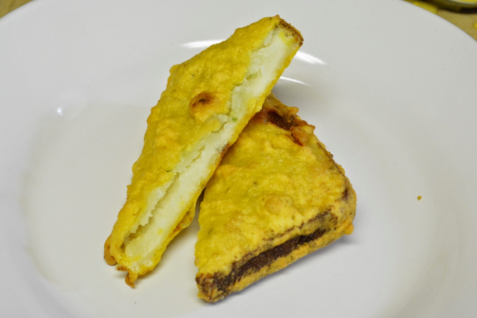 Food Frenzy....!!: Bread Pakoda Chaat!!