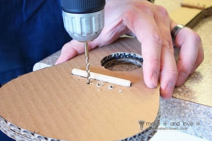 DIY Cardboard Guitar - The Idea King