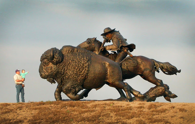 Kansas Transportation: Buffalo Bill sculpture and cultural center