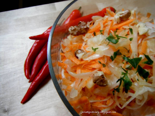 Proste Potrawy: Surówka z kiszonej kapusty