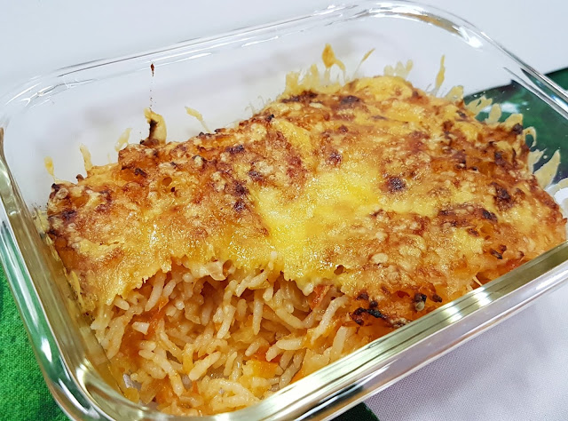 Maryam's Culinary Wonders: 1339. Cheesy Baked Tomato Rice
