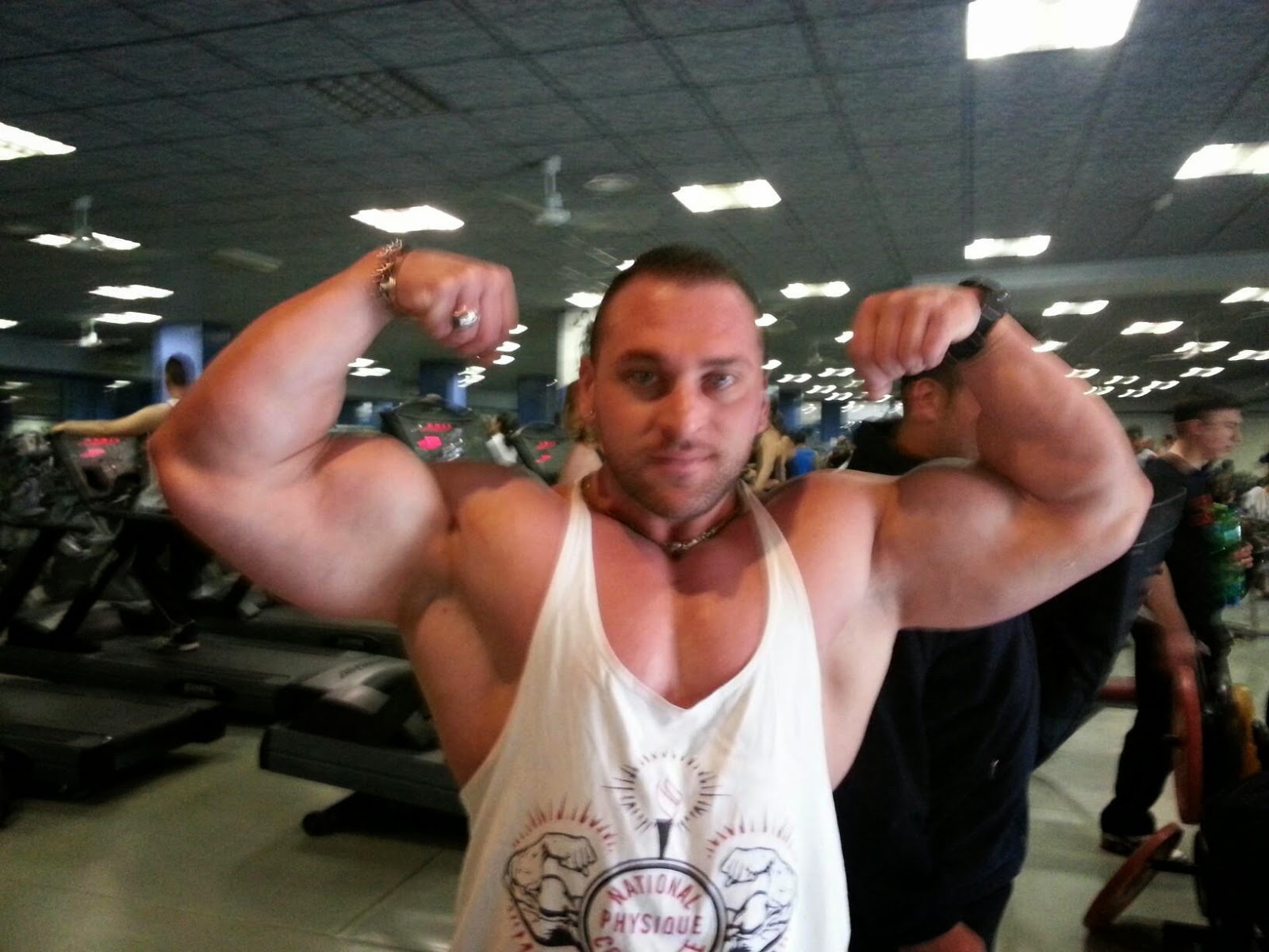 Muscle Lover: Italian bodybuilder Paolo Fontana