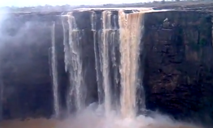 Tourism: BAHUTI WATERFALL IN MP-REWA