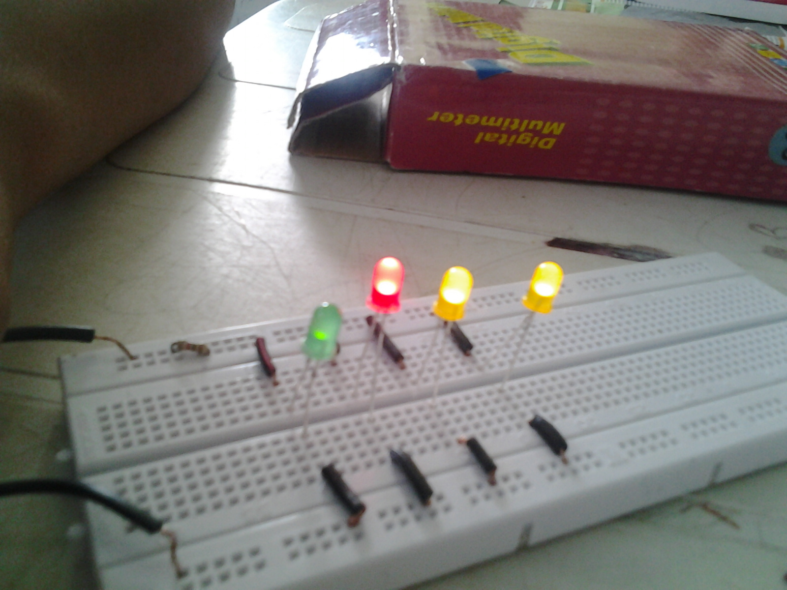 circuitos electricos: PROTOBOARD EN LABORATORIO