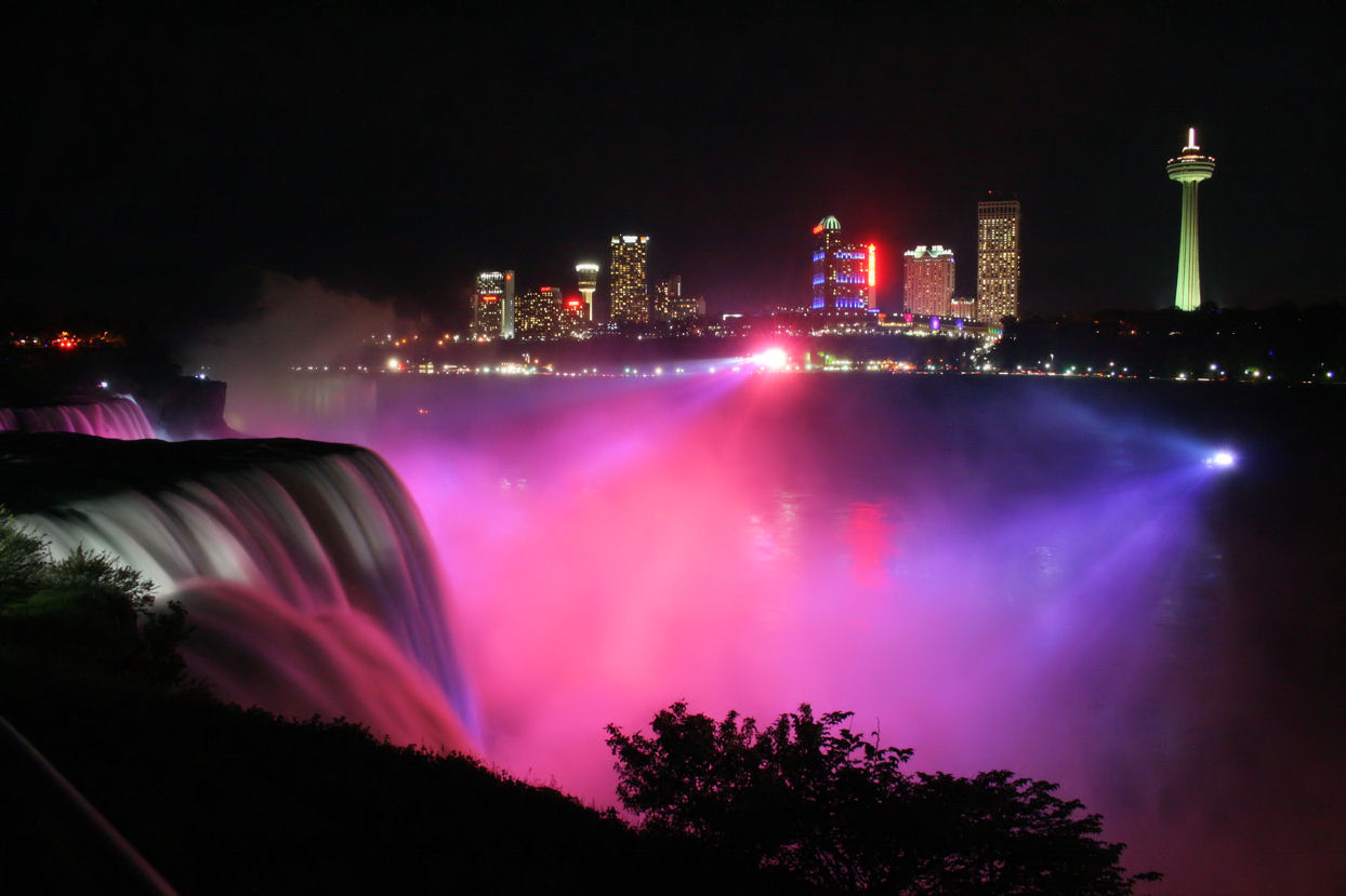 A must visit places : Niagara Falls By Night - Wonderful
