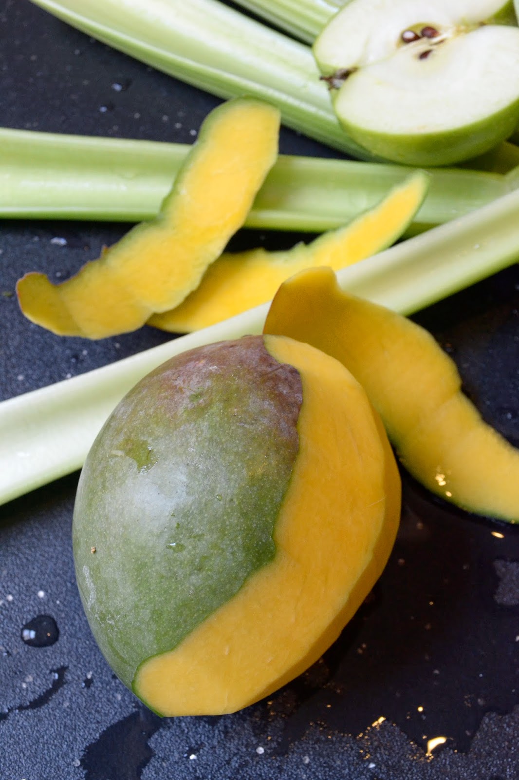 Mango Juicie Recipe - an anti-inflammatory treat | From the Bathtub