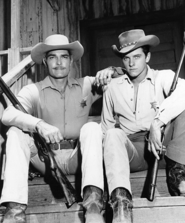 Laura's Miscellaneous Musings: Lawman: The Complete First Season: A ...