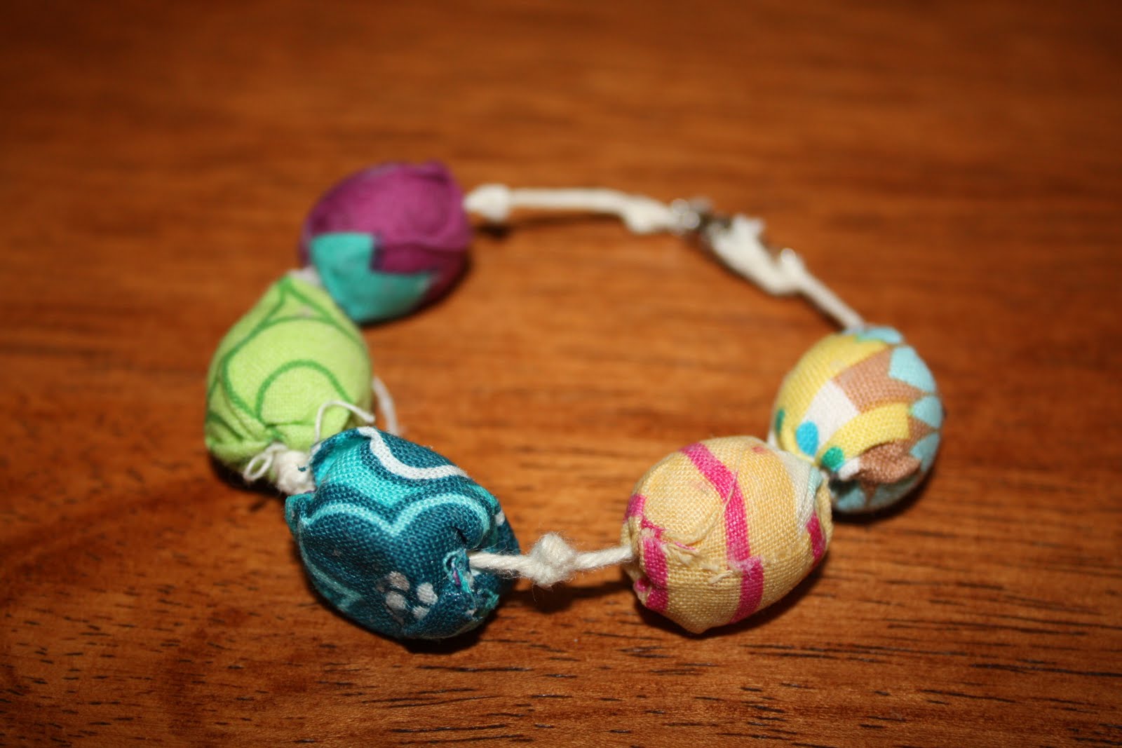 Living the Super Life: Jewelry Making {Craft Camp} Tutorials