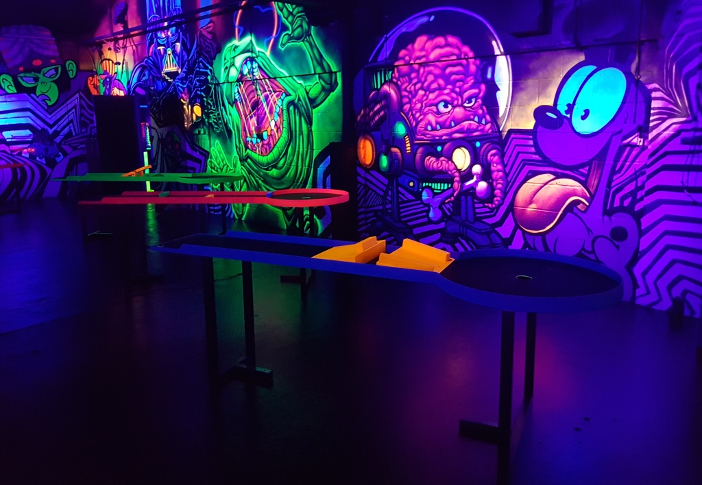 The Ham and Egger Files: Pit-Pat Table Golf