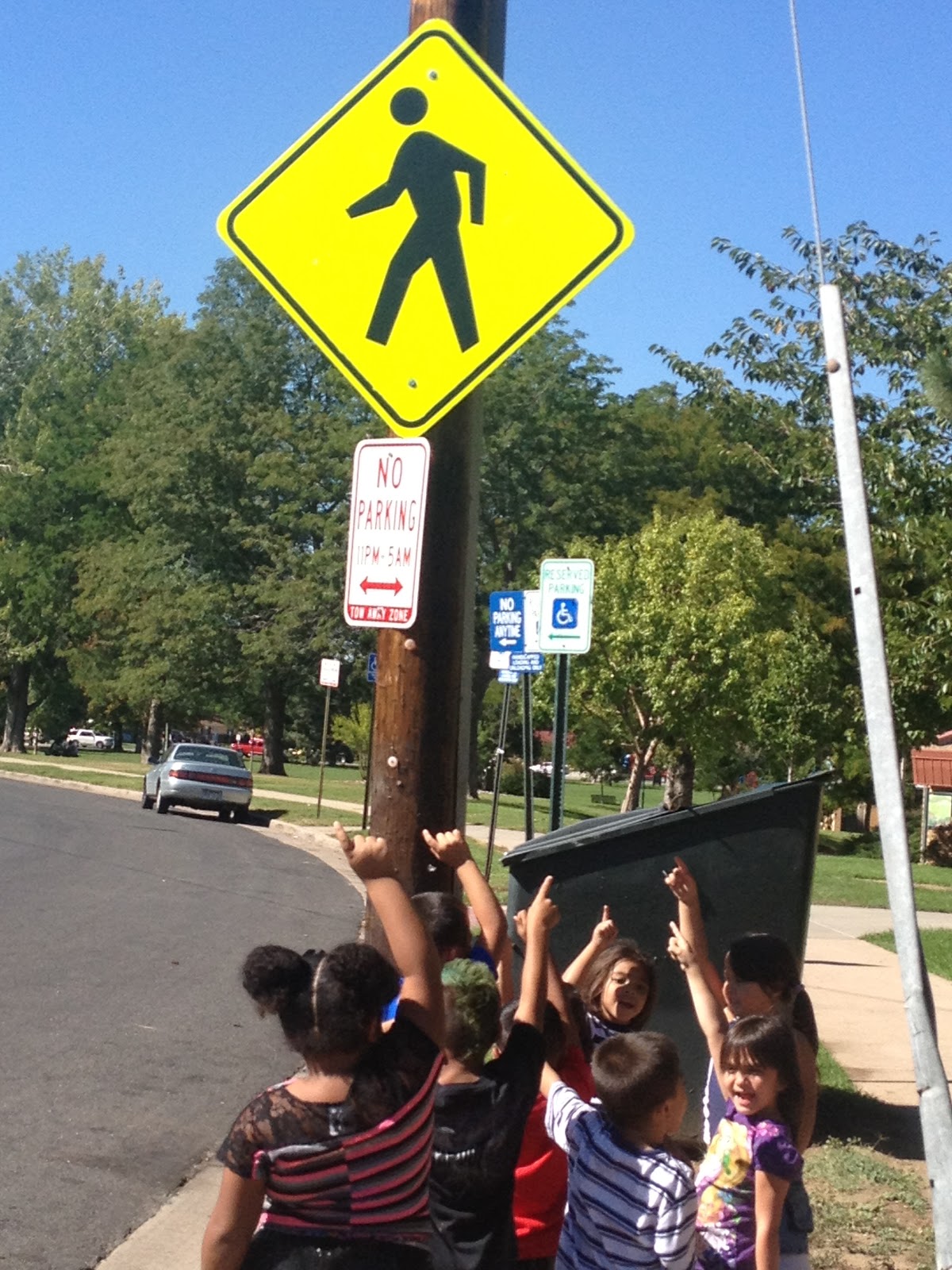 Ms. Jennie's Kindergarten : Shape Walk - September 2012